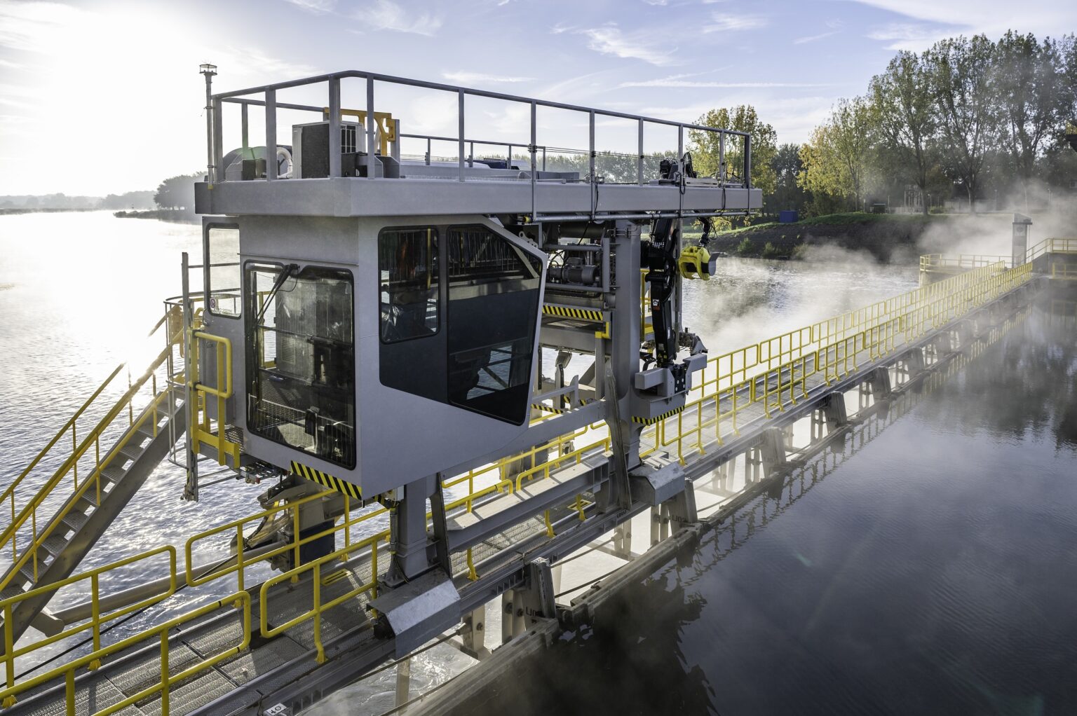 Weir gate crane - MechDes Engineering